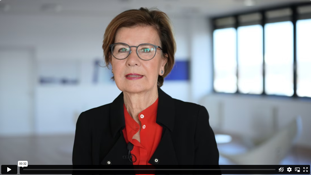 Dr. Marie-Luise Wolff (Vorsitzende des Vorstandes – ENTEGA AG) stellt ...